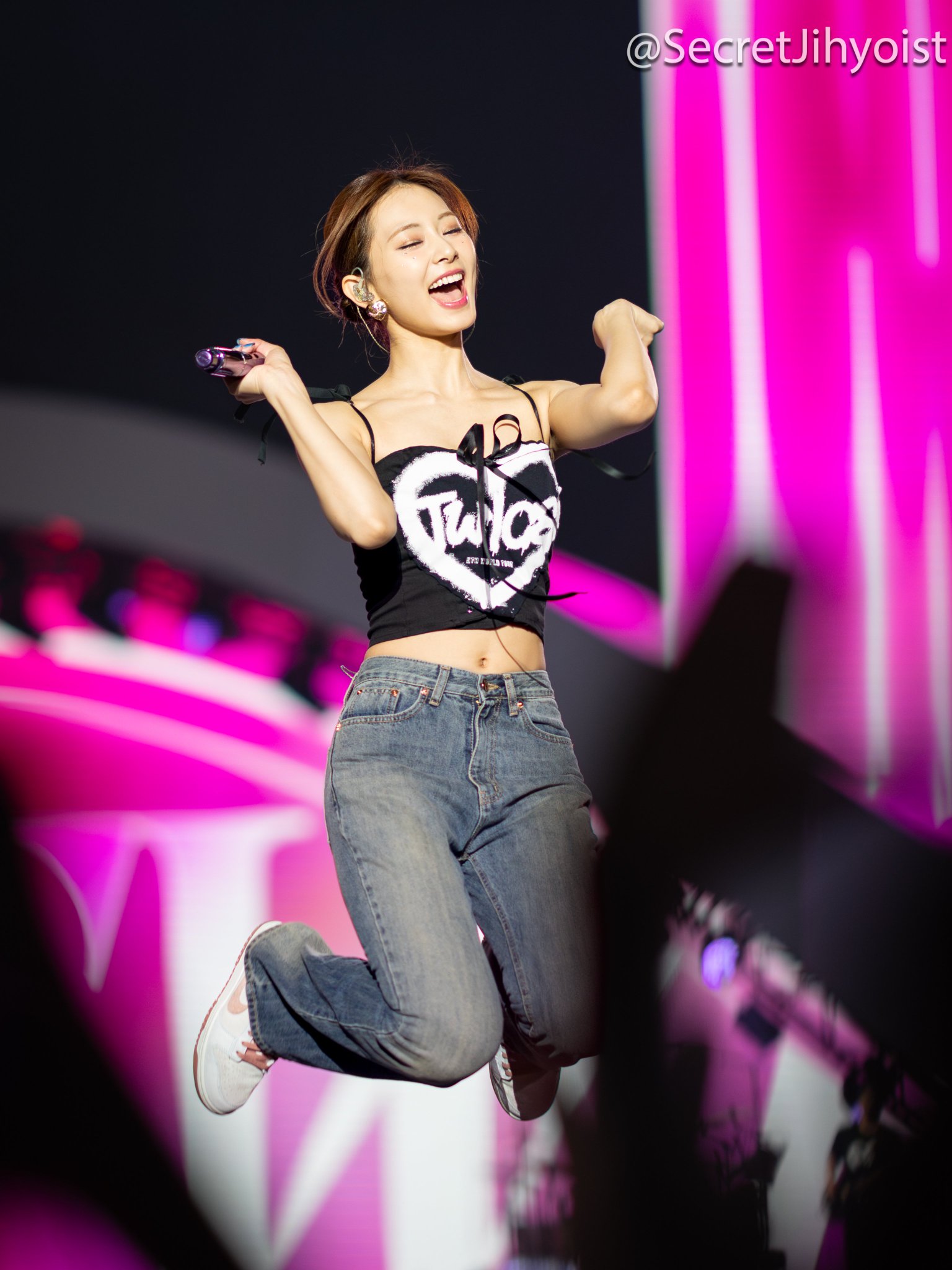 duguya on Twitter: "#TWICE #트와이스 #READYTOBE #TWICE_5TH_WORLD_TOUR #TWICEatMETLIFE #TWICE_5TH ...