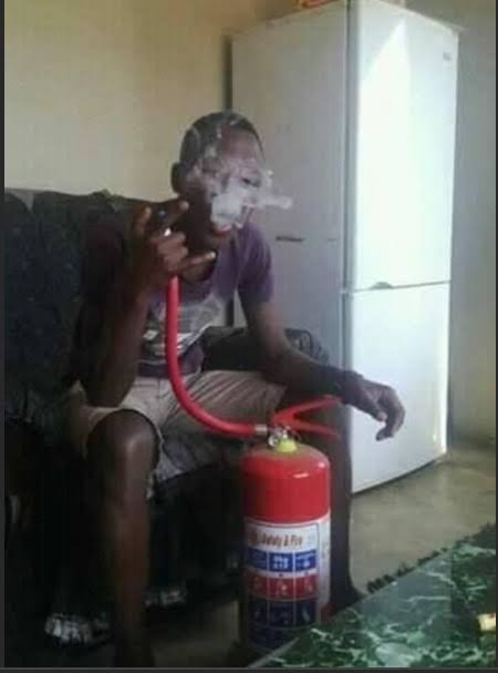 Segue o fio 🧶 obs: Os melhores memes, e aparições de angolanos - Thread ...