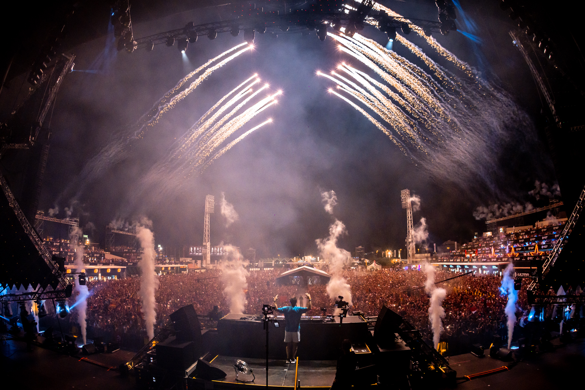 Ultra Europe on Twitter: "The night sky simply exploding with @Zedd mind-blowing set! 🚀💥 https ...