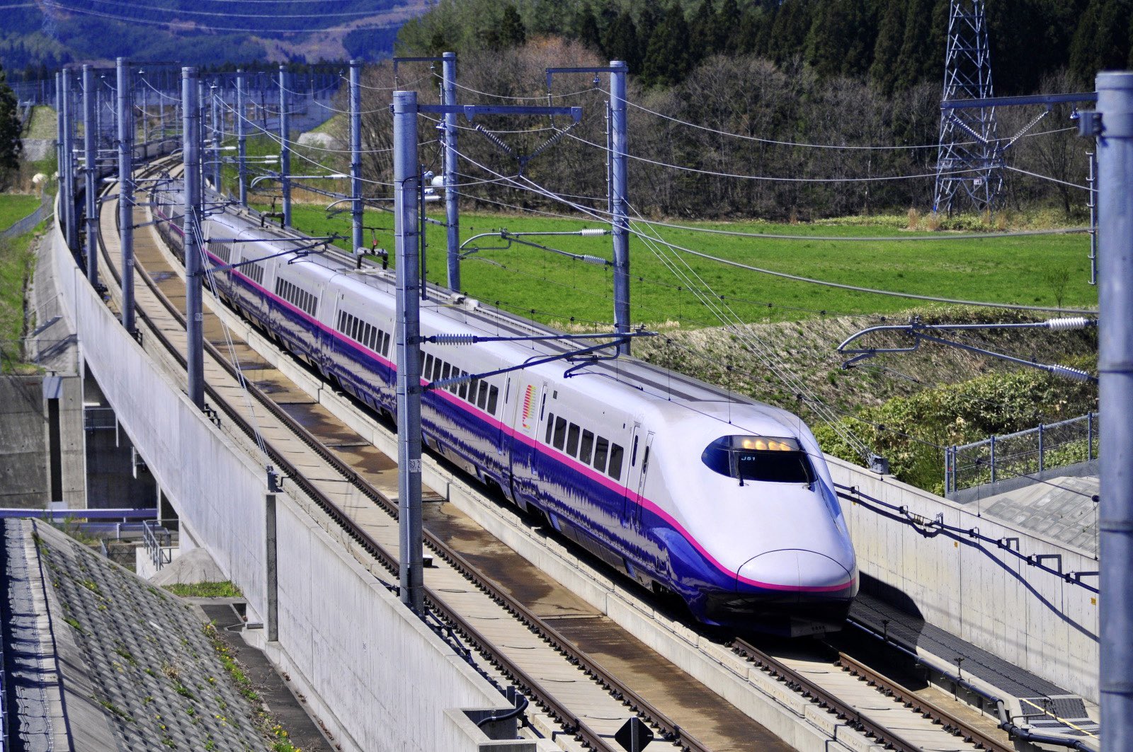 y n 7 on Twitter: "E2系J51編成。 東北新幹線、新青森〜七戸十和田 また撮りたい。以外とキレイだなぁ。 https://t.co/putwOKfWiV" / Twitter