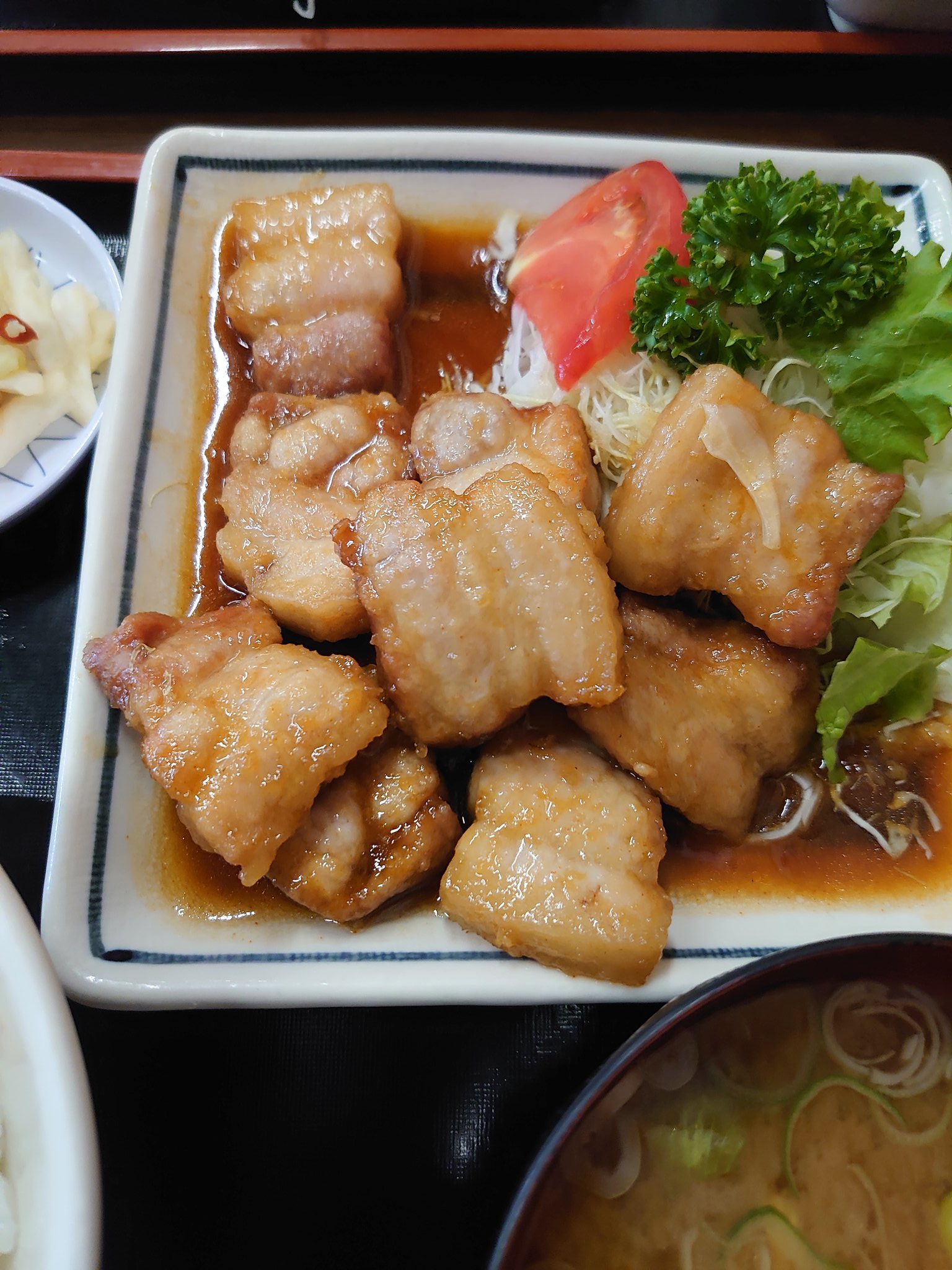 よし坊 on Twitter: "みよし食堂で ばら定食。 厚みがあって柔らかうまい！ https://t.co/xfQV9DreyG" / Twitter