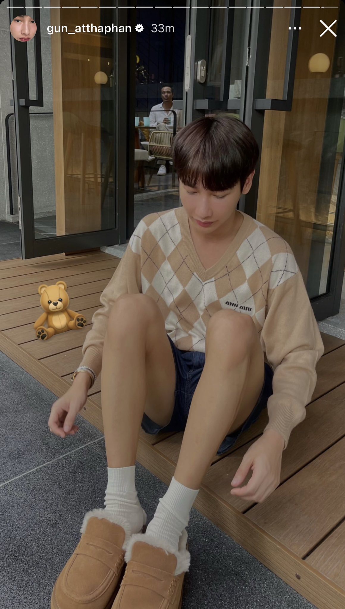 OFFGUN_FAMILY on Twitter: "มีน้องหมีมานั่งข้างๆด้วย🧸💕 @AtthaphanP 📸 : https://t.co/KBffoB1xJi ...