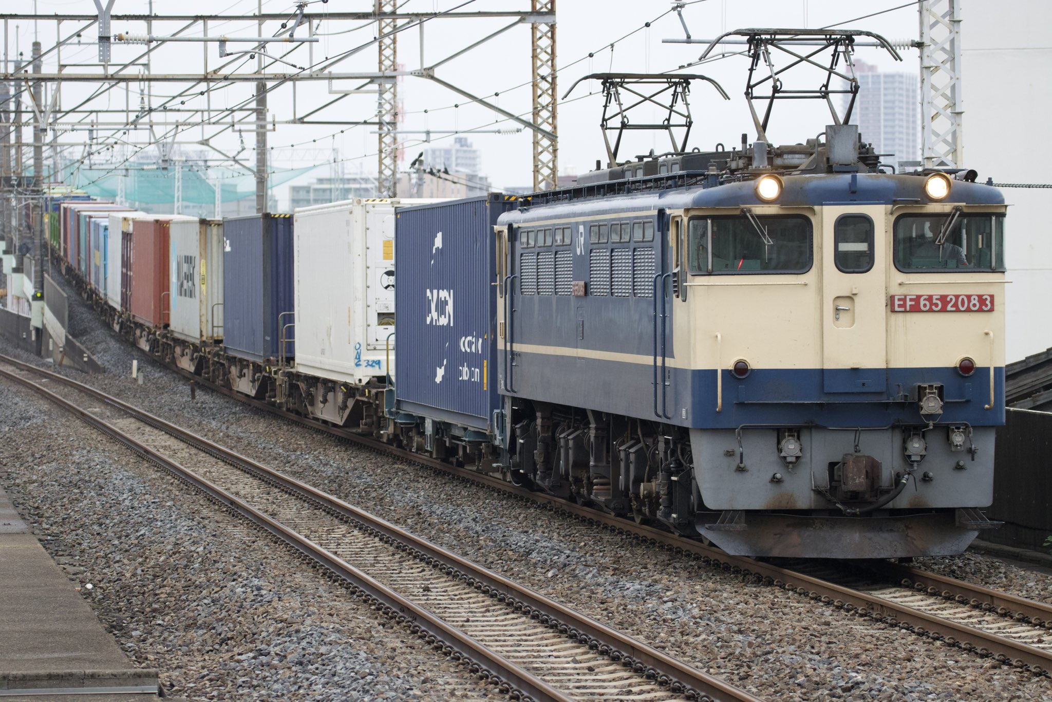 うにょ on Twitter: "今日の4072レ EF65 2083 コキ73−3 コキ107−294 このリーファコンテナは初撮りかも https://t.co/i2X7kWAPVn ...