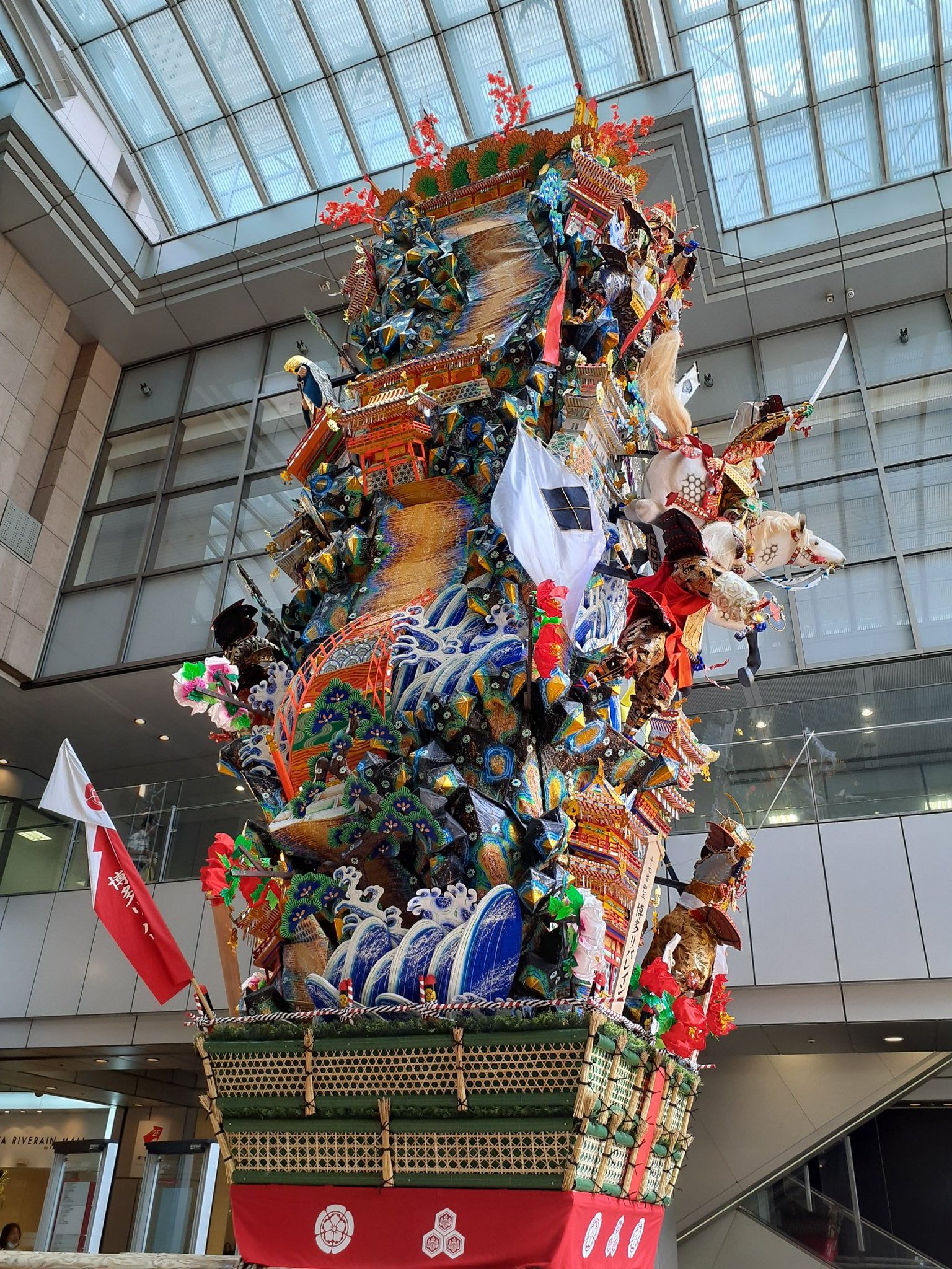 くりやん／CM‐EX九州／夏コミ(C102)/8月13日(日)/ヒ-55b on Twitter: "．実は #山笠 の #飾り山 の #人形 は､#上部 になればなる程､あえて #小さめ に ...