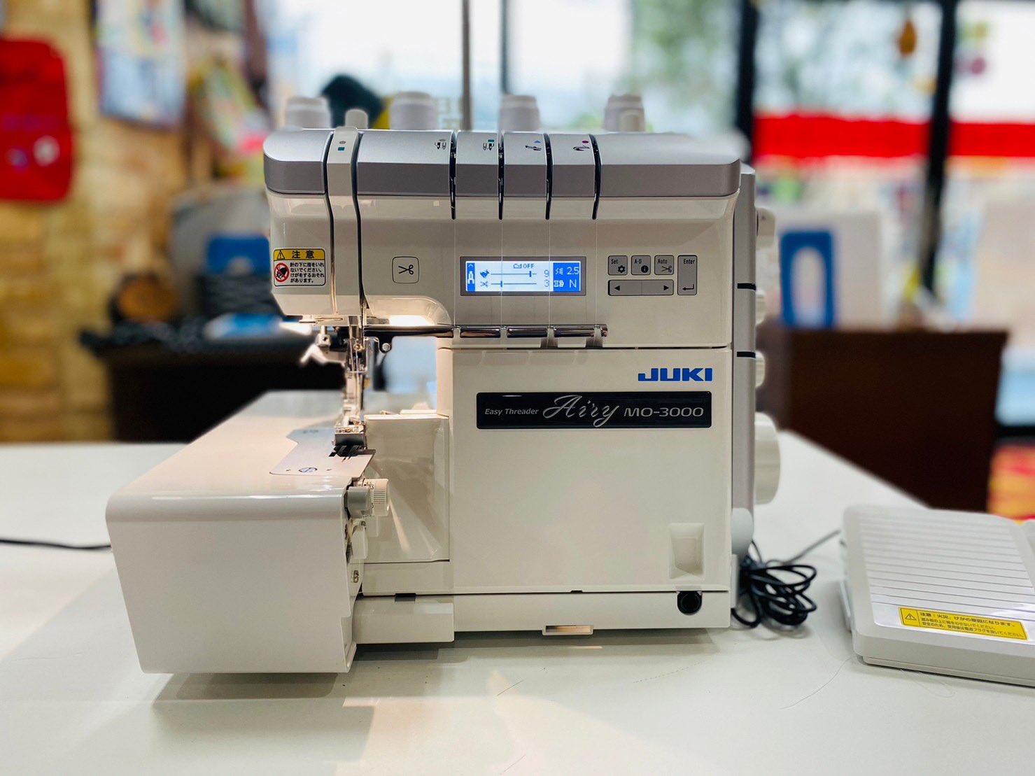 桑原 和寛/ミシン専門家/RICCAR（リッカー）ミシン代表 on Twitter: "JUKI（JUKI）の最新型ロックミシンMO-3000型 ロックミシン初の自動糸切り機能搭載モデル！自動 ...