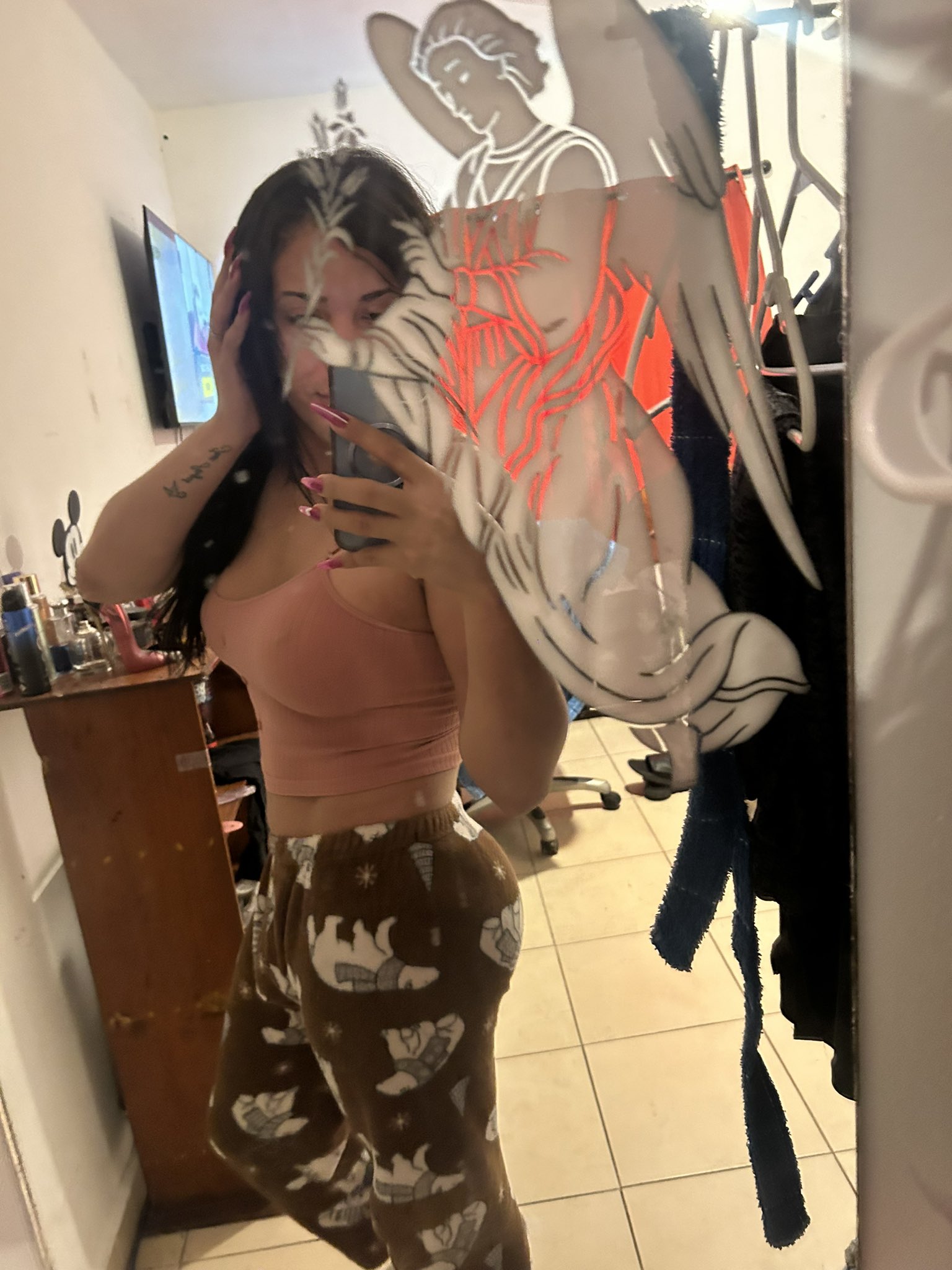 Devanny Fabiola on Twitter: "Viernes de fachas en casa 🥱 https://t.co/FZp1xG675T" / Twitter