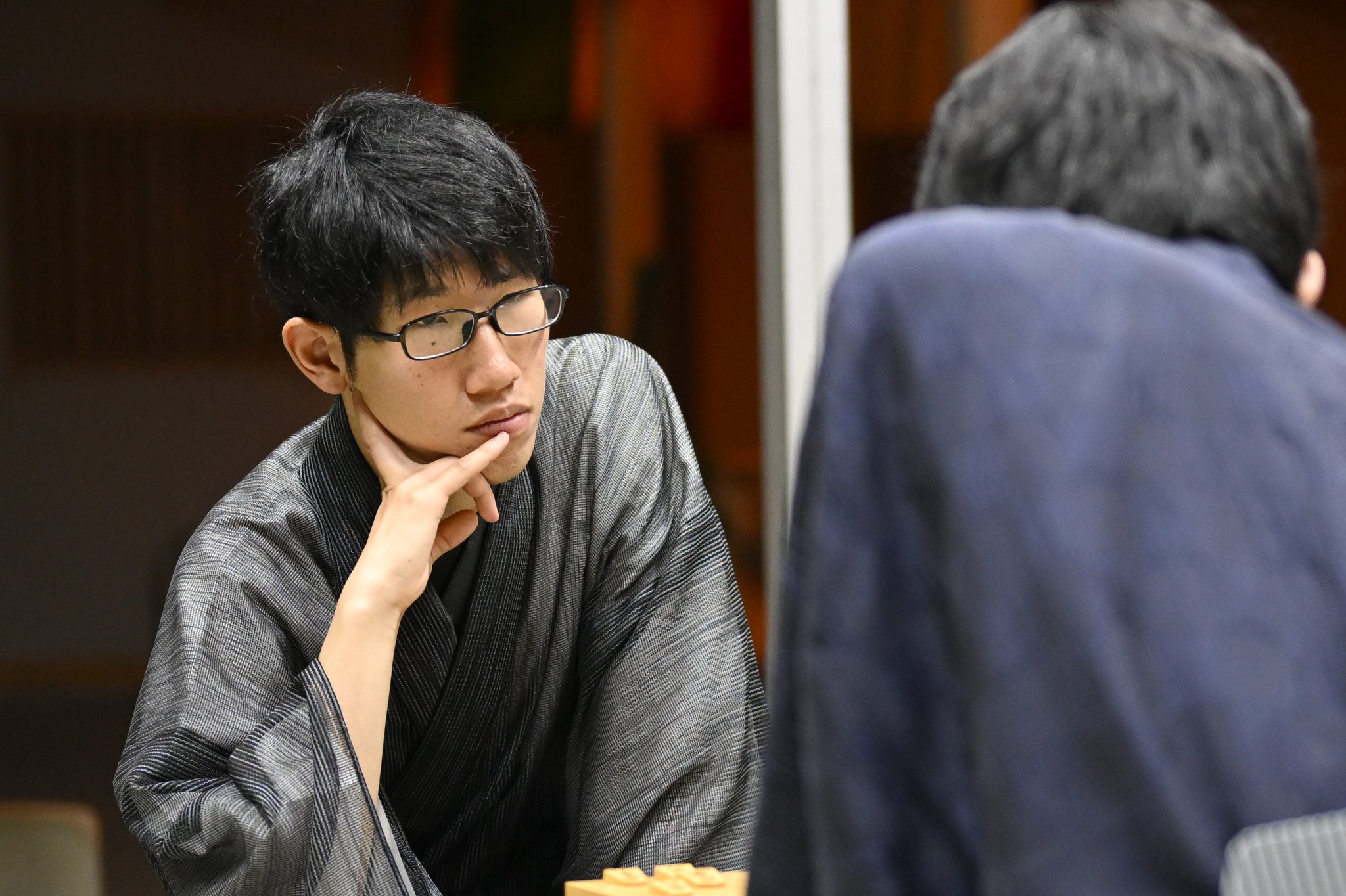 中日新聞 東京新聞 将棋【公式】 On Twitter 王位戦では昨年の第5局でもリモートカメラを導入しましたが、当時は対局中のマスク着用が義務付けられていました。 今期は両対局者の表情が