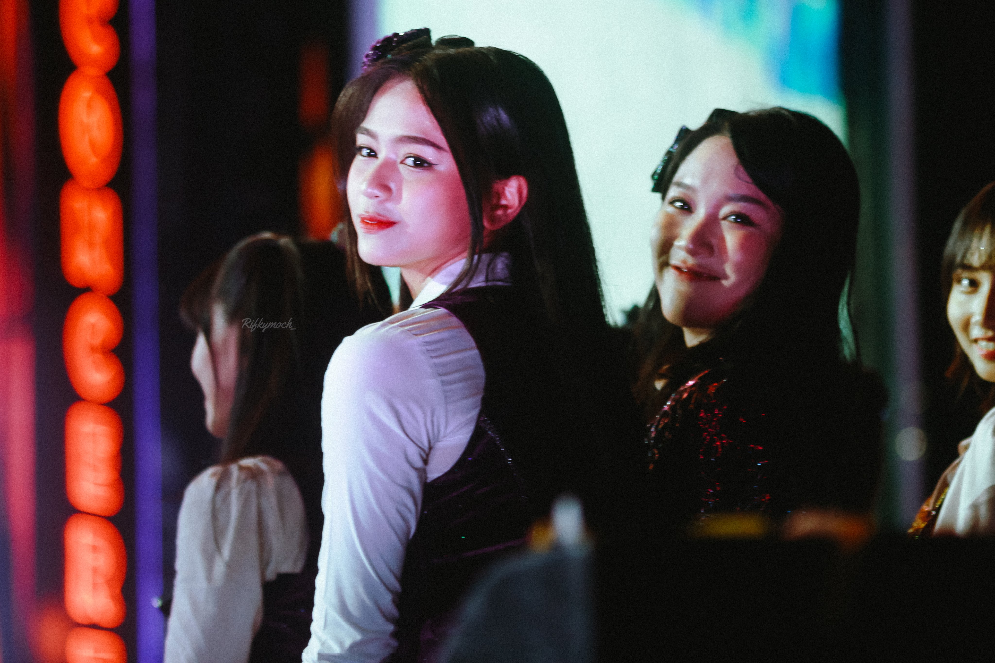 Rifky nor nate river on Twitter: "Divine Light . @I_KathrinaJKT48 in Jakarta fair 2023 https://t ...