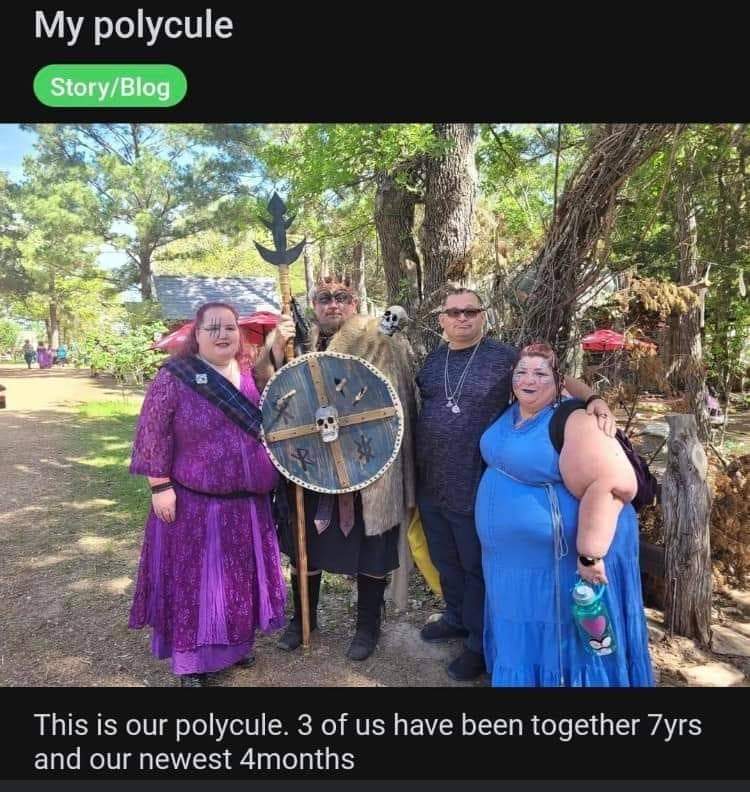 TooStr82bGay on Twitter: "Apparently there was originally 4 in the polycule then they added a ...