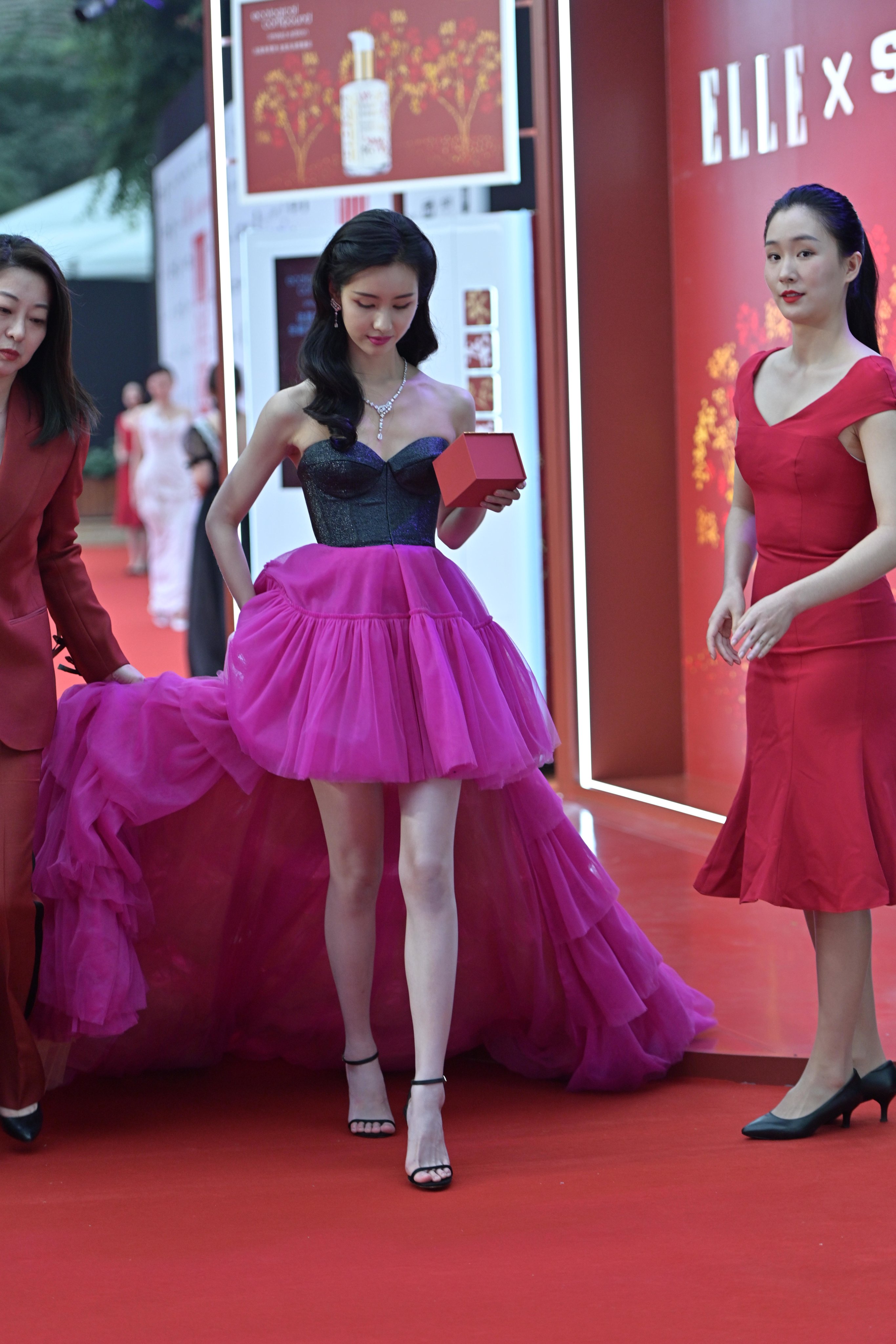 宇宙美女馆 on Twitter: "陈都灵低胸粉裙大长腿生图写真 [44P+2.83G] #明星写真 #明星生图 #生图 #明星 #陈都灵 No.mx515 @yuzhoumeinv 自购 ...