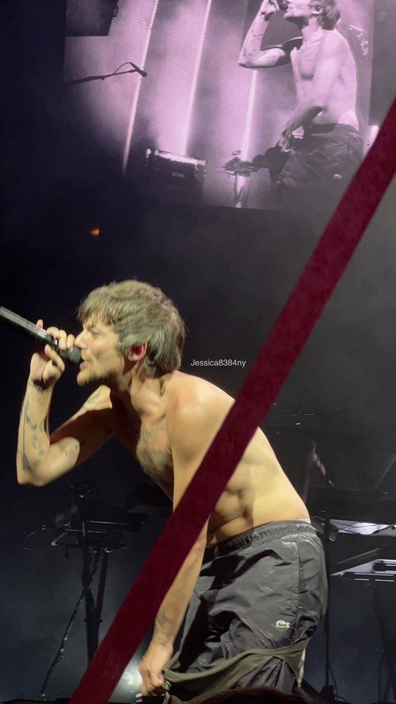 Louis Tomlinson Muscles