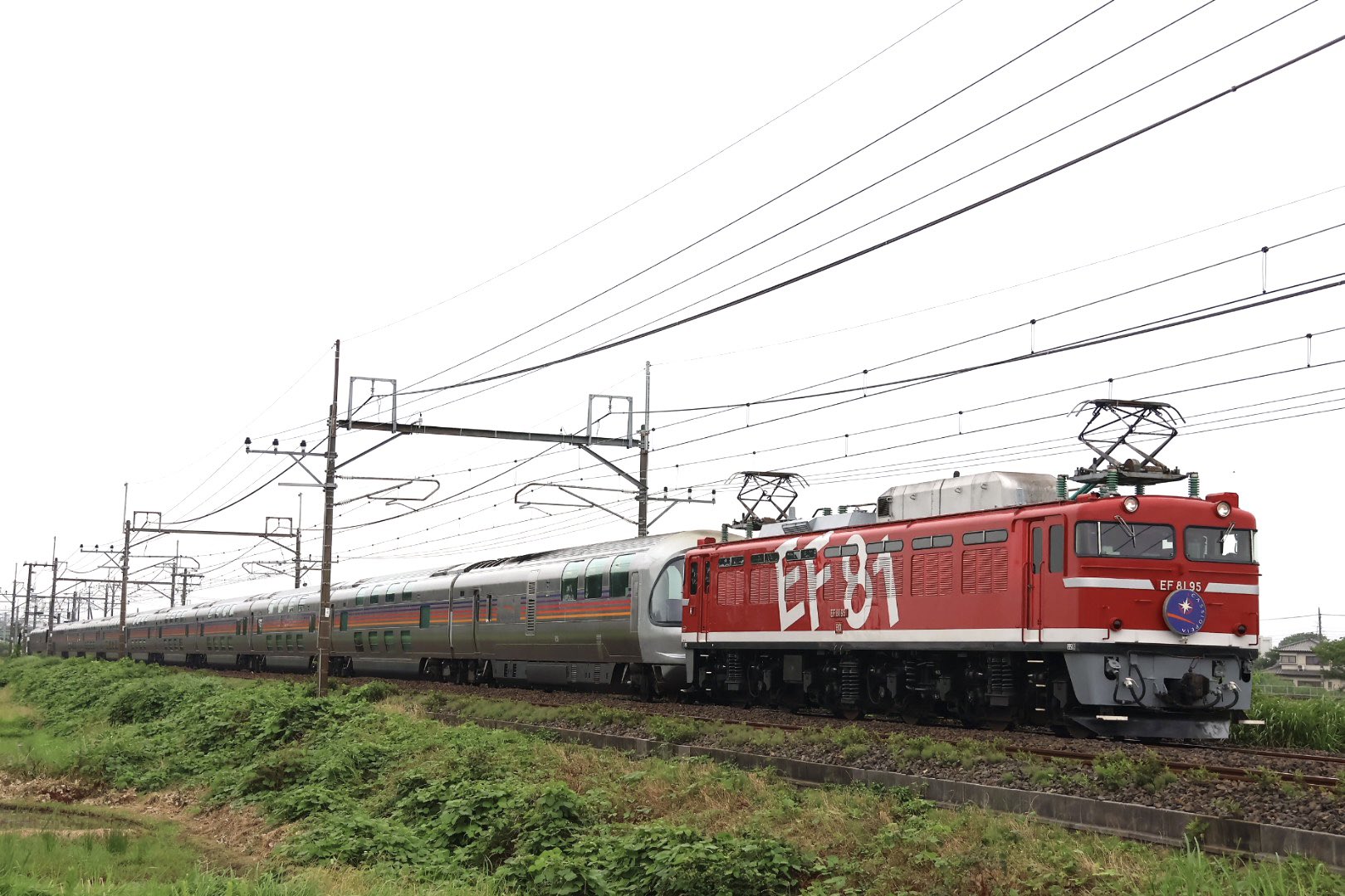 やまびこ on Twitter: "久しぶりに撮った気がする。 EF81 95+E26 カシオペア紀行 https://t.co/CEkZ0s1YnC" / Twitter