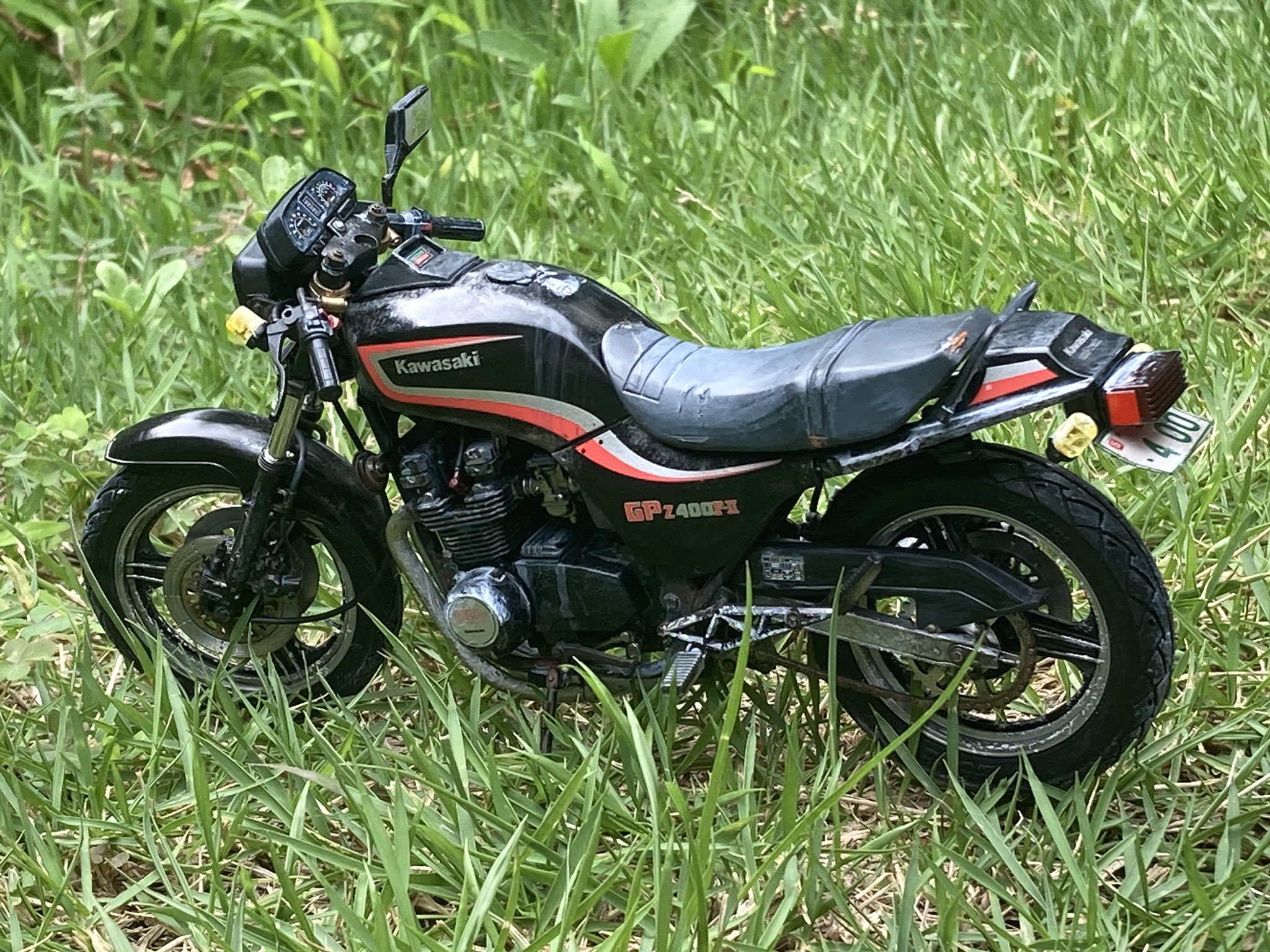 jump.co on Twitter: "#バイクプラモ盛上げ隊 #アオシマ #GPZ400F2 #完成っす キット:アオシマ ザバイク18カワサキGPZ400F ZX400A2'84 空き地 ...