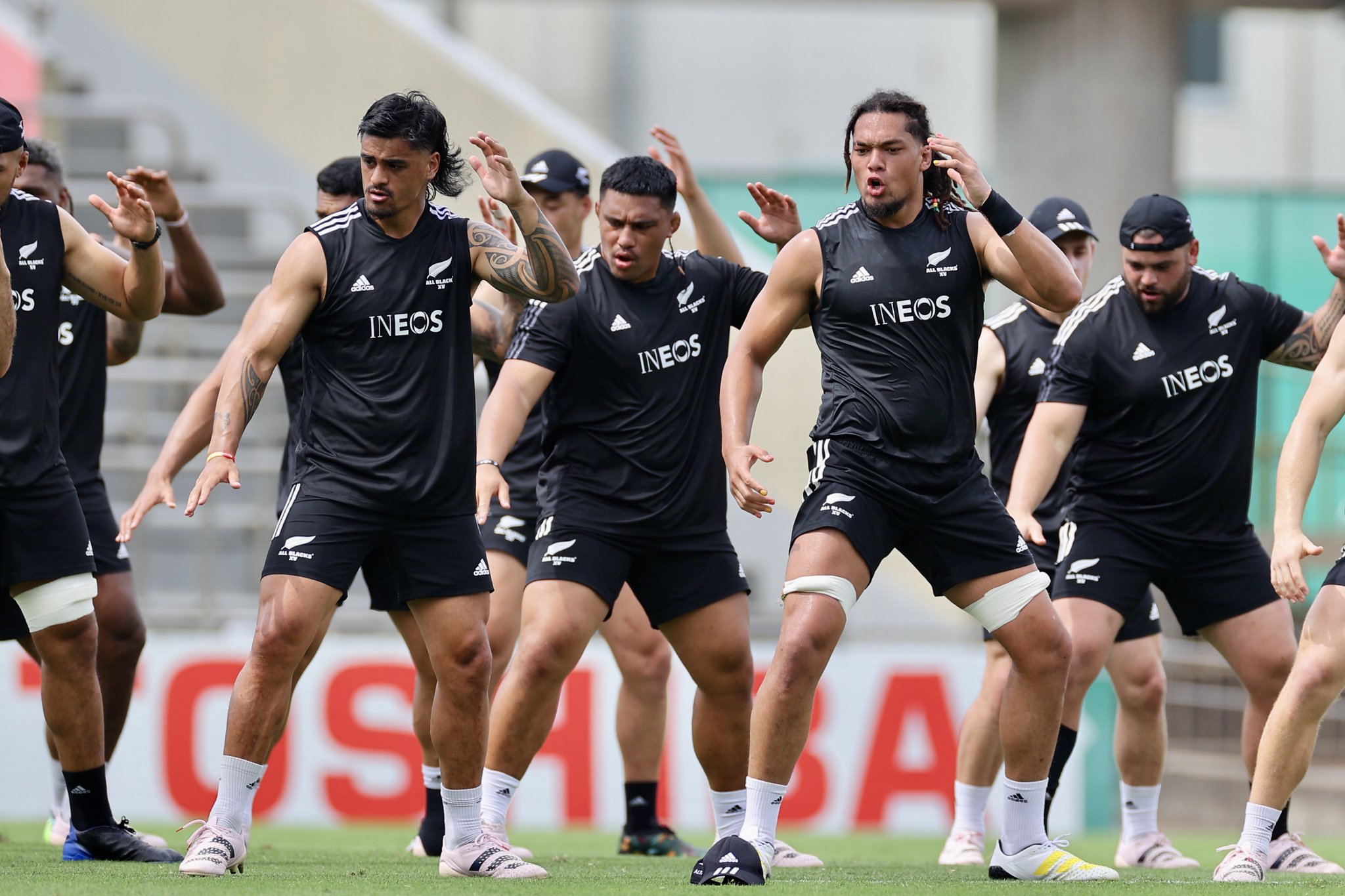 ラグビーリパブリック｜RUGBY REPUBLIC on Twitter: "【オールブラックスXV】まずは、自分を表現する。個々の黒衣への思いがチームのエナジー https://t.co ...