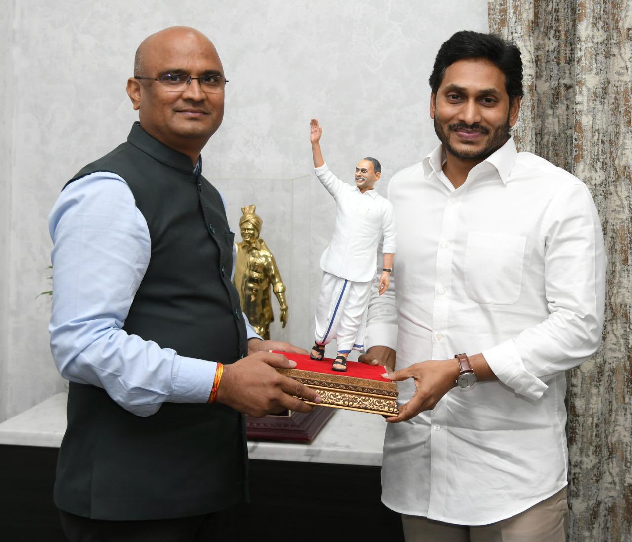Murtikar Naresh Kumawat on Twitter: "Remembering Y. S. Rajasekhara Reddy ji on his birth ...
