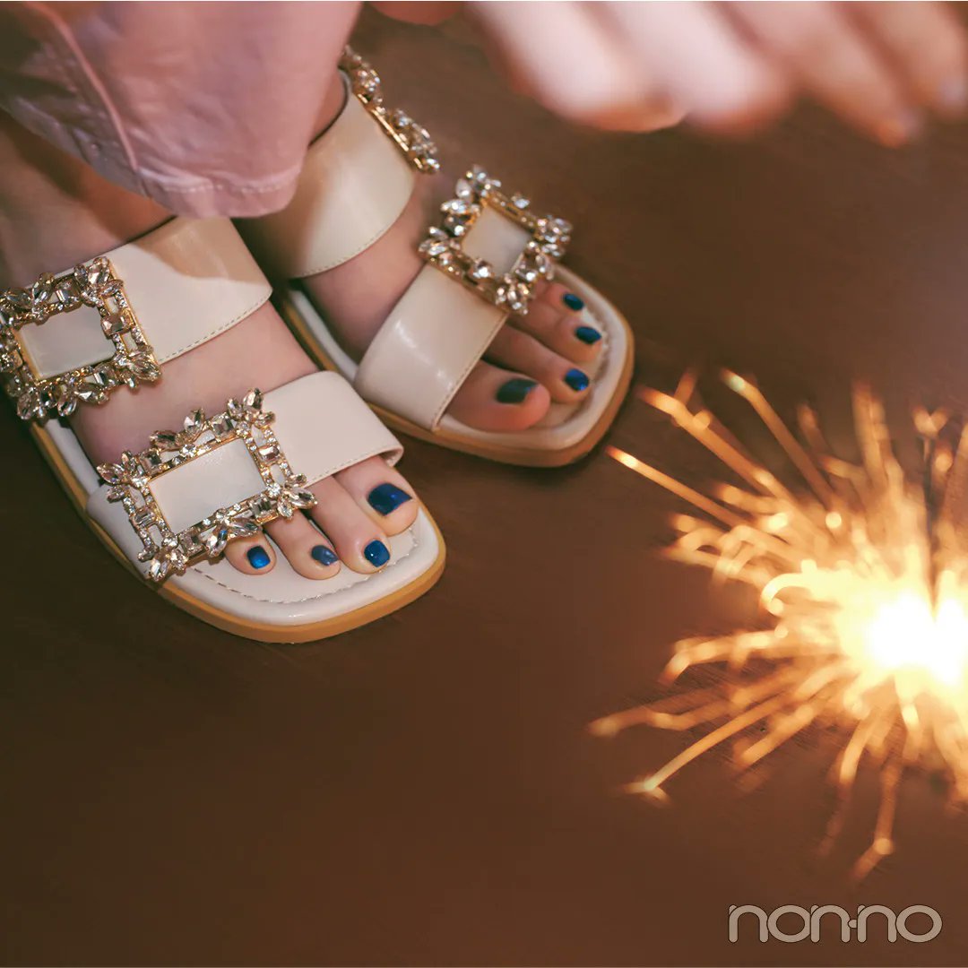 ノンノ／non-no on Twitter: "【サンダルから選ぶペディキュア🤍】 ビジューつきサンダル × 深色の部分マットネイル おすすめのビジューつきサンダルも紹介 https://t ...