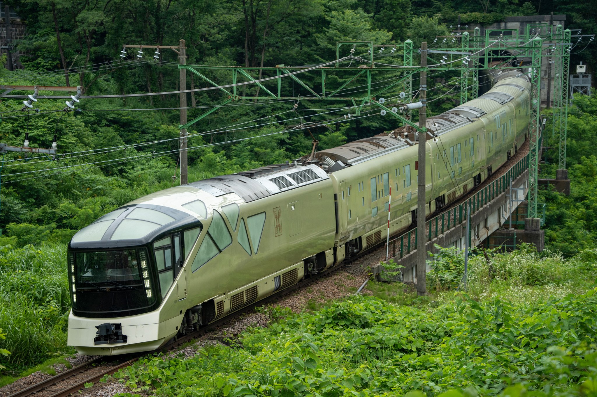 かっちん on Twitter: "R05.07.08 185系B6編成による特急「谷川岳もぐら」と特急「谷川岳ループ」が大宮～越後湯沢で運転されました。新清水トンネル飛び出し（往路）、越後 ...