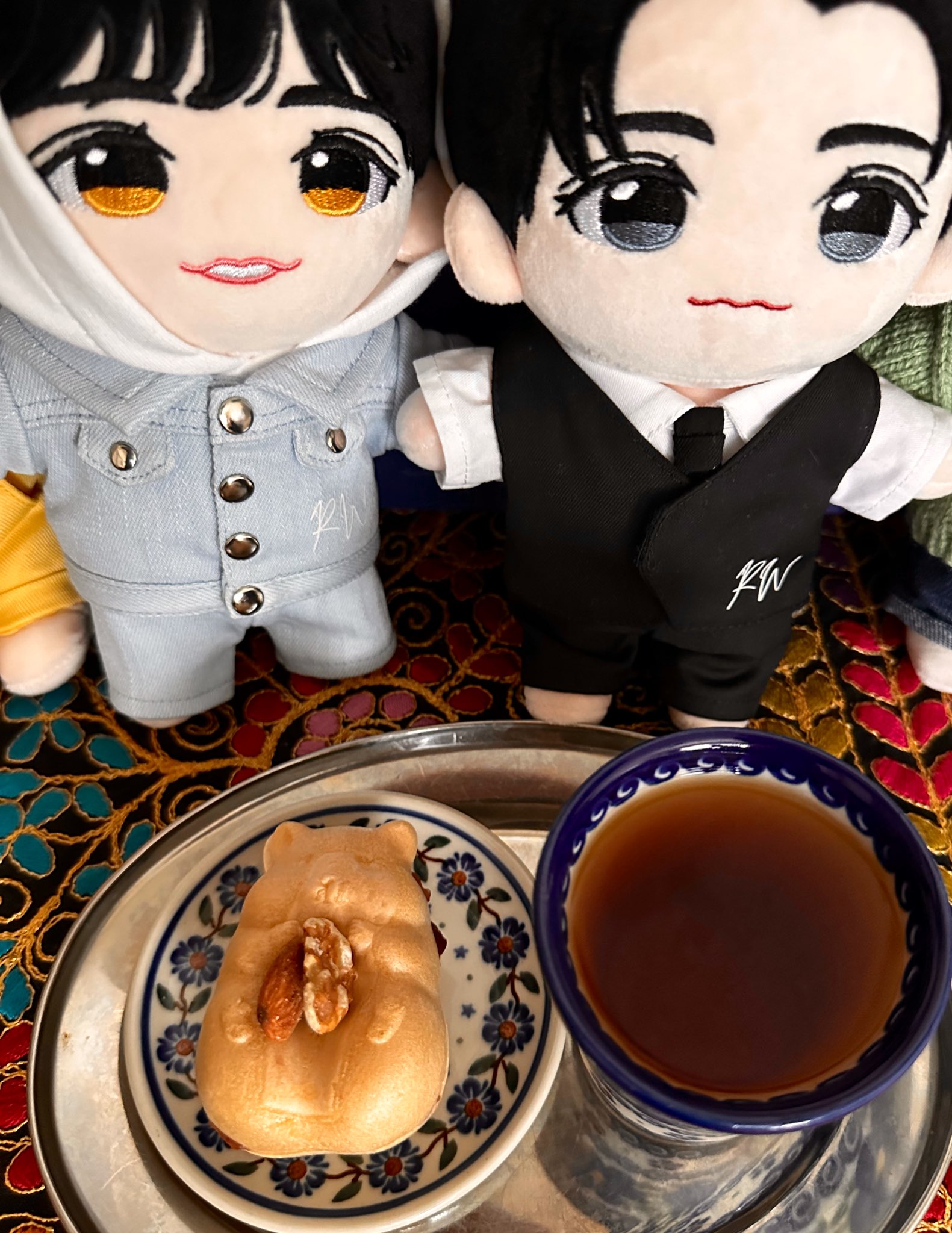 Hanakoi☆ハナ on Twitter: "京都みやげのハムスター🐹最中をソンムルで頂いた木イチゴ紅茶と🙏 with ぬいロウンBOY&MANセットでいて可愛い ️ #ROWOON #ロ ...