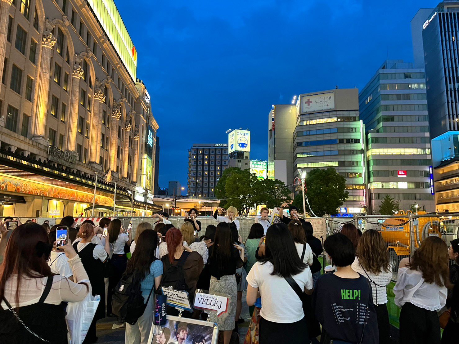 TAICHI【VELLE.J】 on Twitter: "・ 告知ストリートinなんば 駆けつけてくれてありがとう！！！ みんなの表情近くでみれる 今の環境噛み締めてました😊 毎日頑張って会い ...