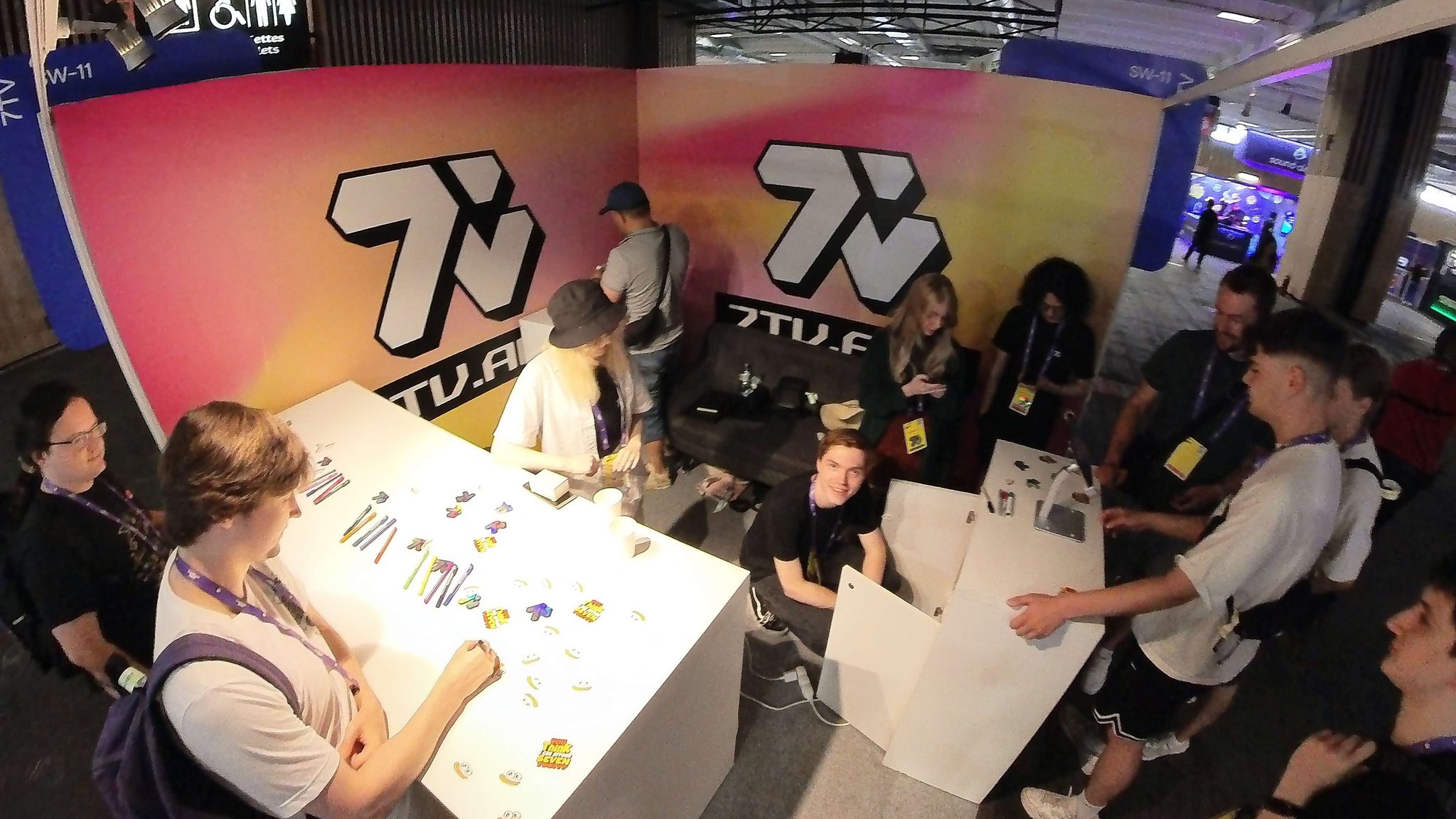 7TV on Twitter: "We're here at #TwitchConParis !!! We're at booth SW-11. Come and say hi to us ...