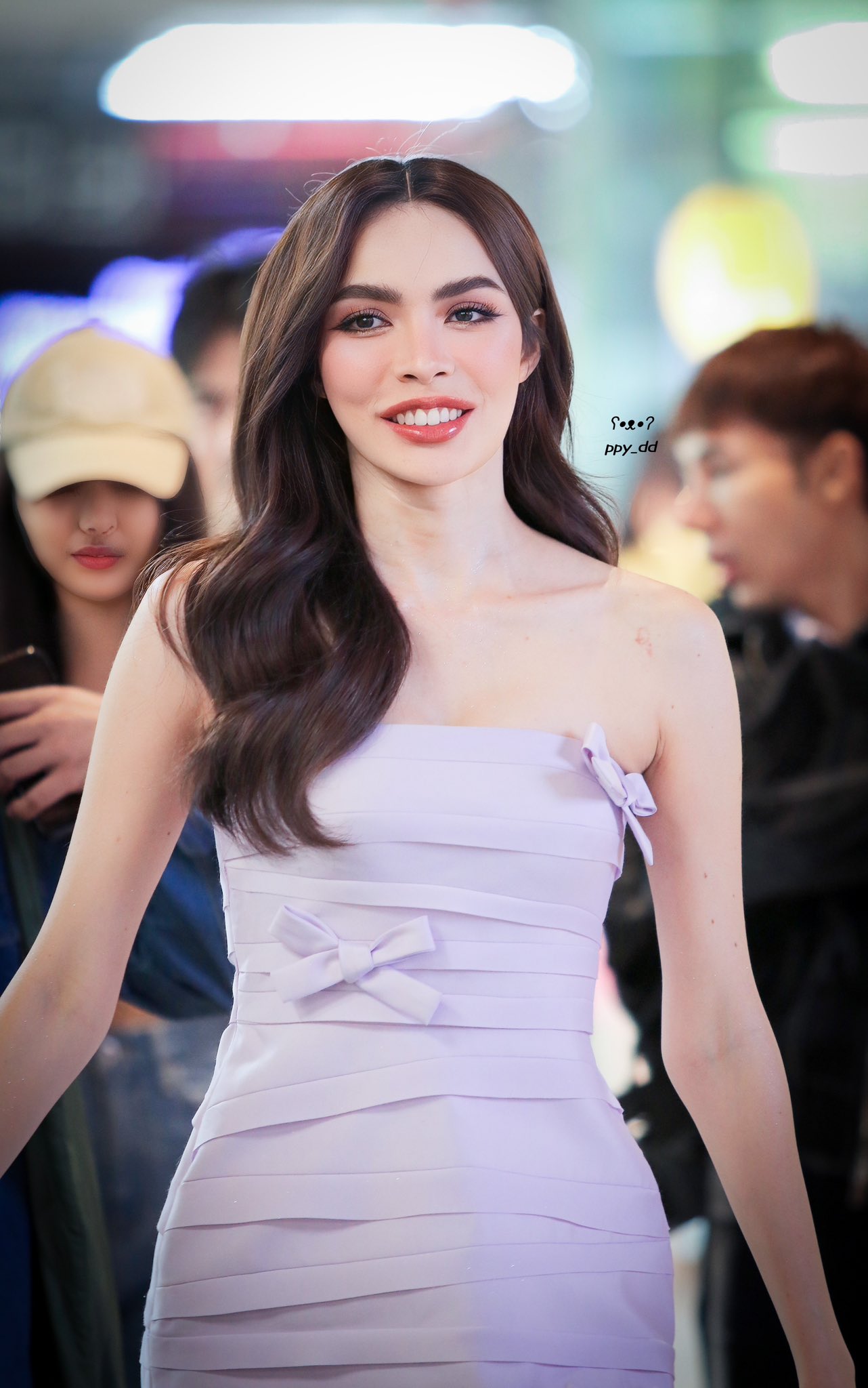 ดีอีเออา ʕ•ᴥ•ʔ วราติน On Twitter สวยเหมือนลอยมา🫣 Lorealหอมนุ่มเด้ง