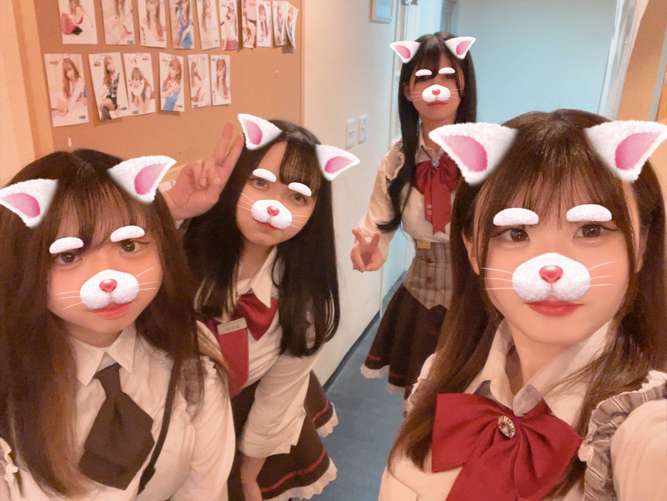 メイド喫茶 HOLiC×HOLiC on Twitter: "Barタイム始まってます〜！！ 🤍琴羽 💙こころちゃん 💜れんちゃん 🧡れいちゃん 4人でお待ちしておりますよ！！ お席たくさん ...