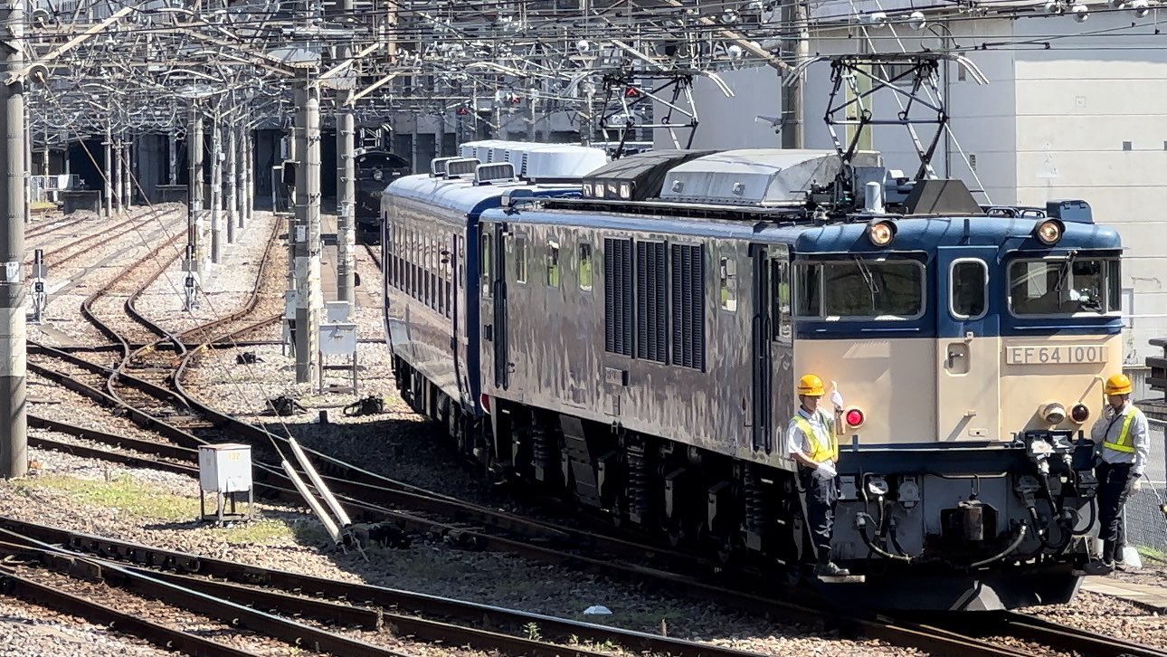 キツネキタ on Twitter: "新潟運輸区所属C57形蒸気機関車180号機 がぐんま車両センター所属EF64形1053号機の牽引により高崎に到着後、複雑な入換が行われました。詳しくは ...