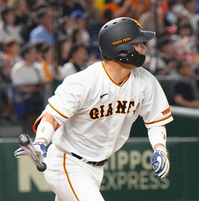 読売巨人軍（ジャイアンツ） on Twitter: "#巨人🆚#DeNA（#東京ドーム） 【五回】巨 6-0 De #大城卓三 選手が、二塁打を放ち、一死二塁とすると、#中田翔 選手が特大左越 ...