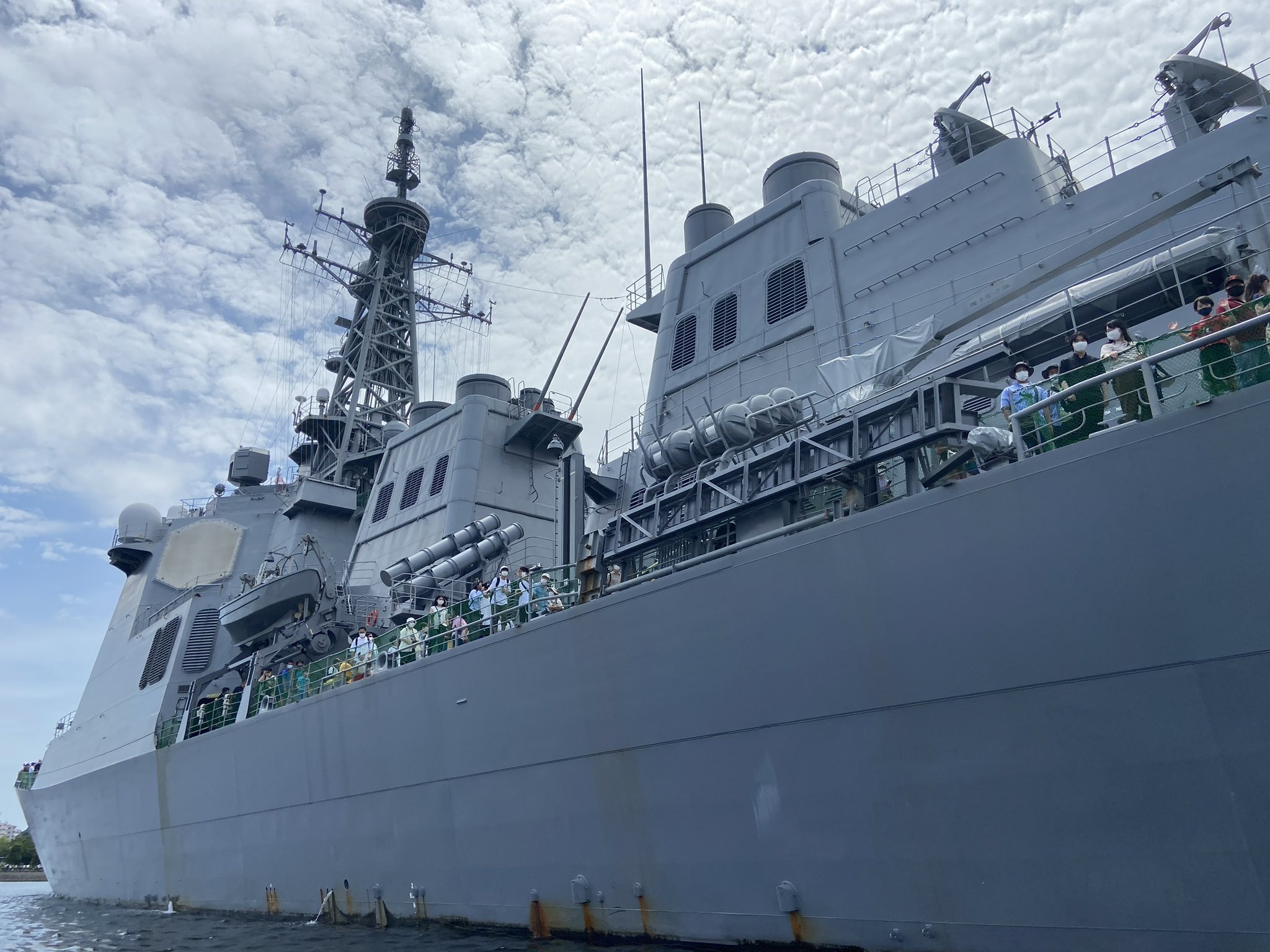 きつね on Twitter: "横須賀）Yokosuka JS DDG-174イージス艦きりしま https://t.co/5swMfjzeTH" / Twitter