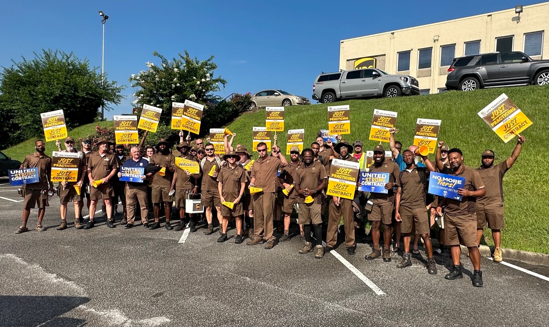 Teamsters on Twitter: "TEAMSTER PRACTICE PICKETS SURROUND MORE UPS HUBS ACROSS THE COUNTRY ...