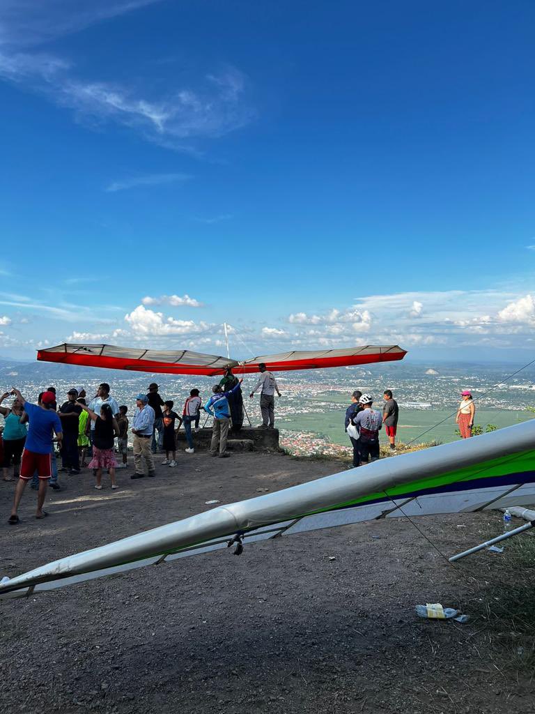 JAMPE on Twitter: "Desde aquí los leo, y sí, es san piter🫶🏻 #Lacumbre 🤩 ...