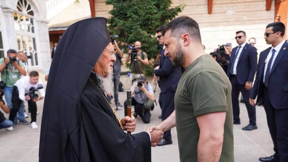 Manolis Giannarakis 🌐 on Twitter: "Ένας κρατάει τα σκήπτρα της Ορθοδοξίας: Ο Οικουμενικός ...