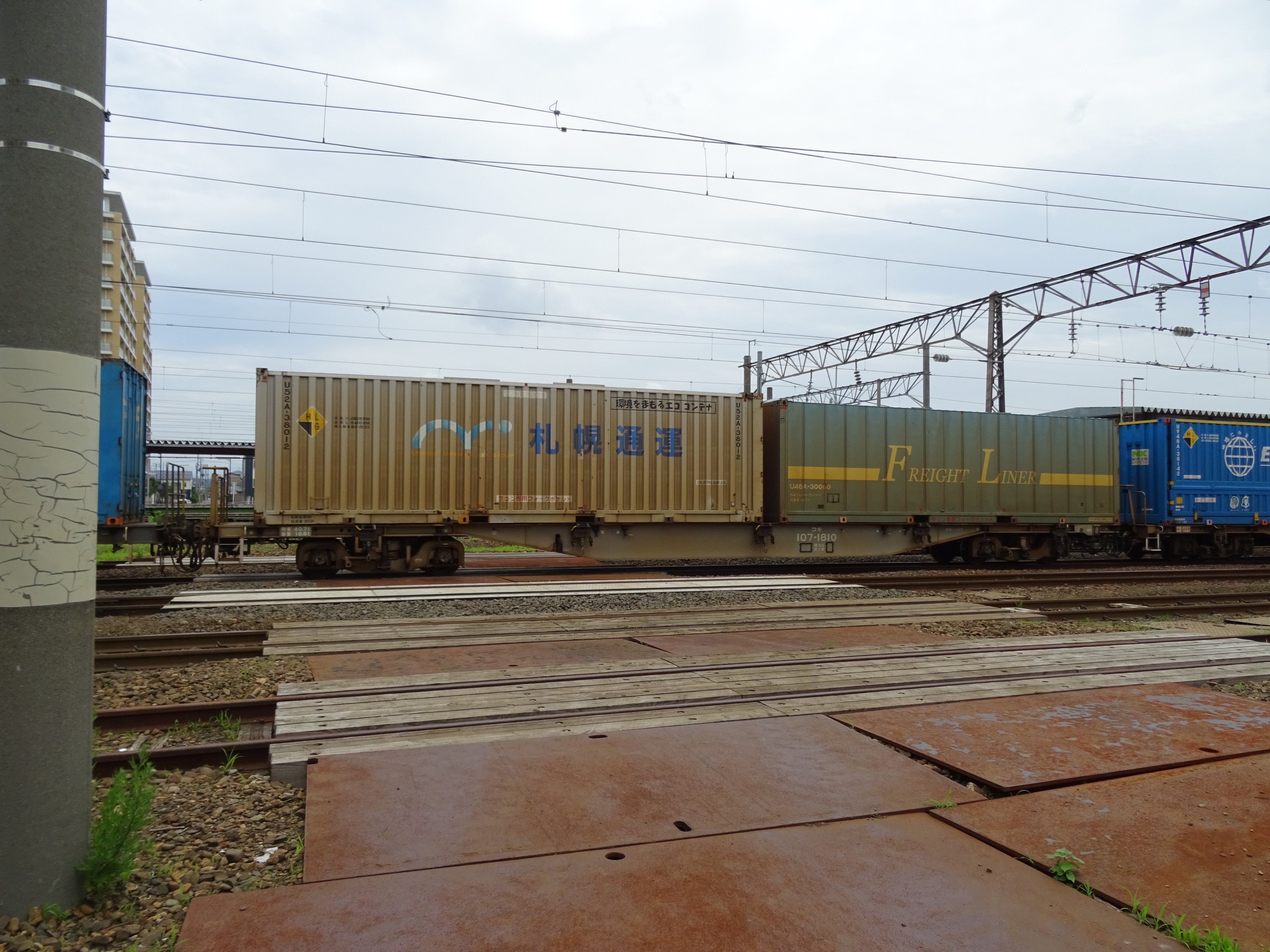 HAYAKOMA on Twitter: "今日（R05.07.08）の4061列車に載ってきた30/31ftコンテナ。 フレートライナーのUV54A-30017とU48A-30060、札幌 ...