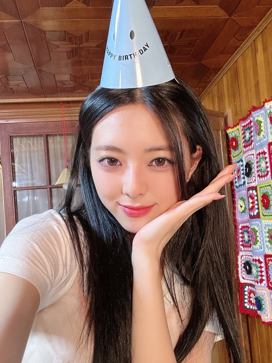 ITZY on Twitter: "Happy Birthday MIDZY It's been 4 years since ITZY and MIDZY are together💝 Let ...