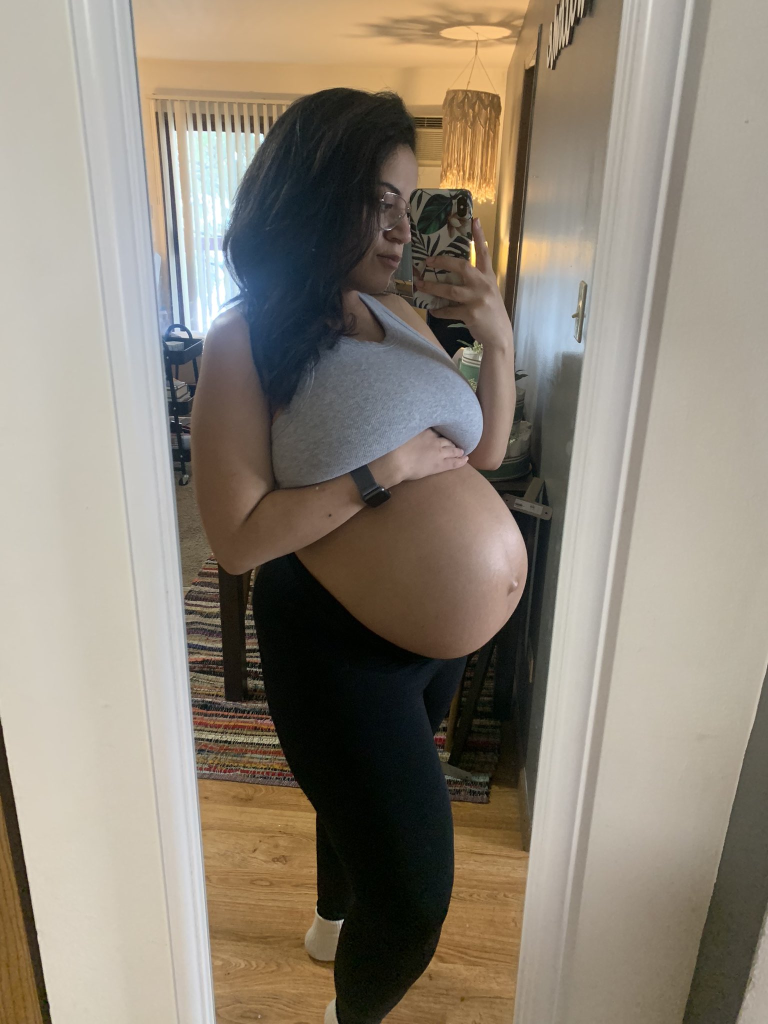 Olive Bunny on Twitter: "40 weeks pregnant 🤰🏽 https://t.co/Dzc7NF3n62" / Twitter