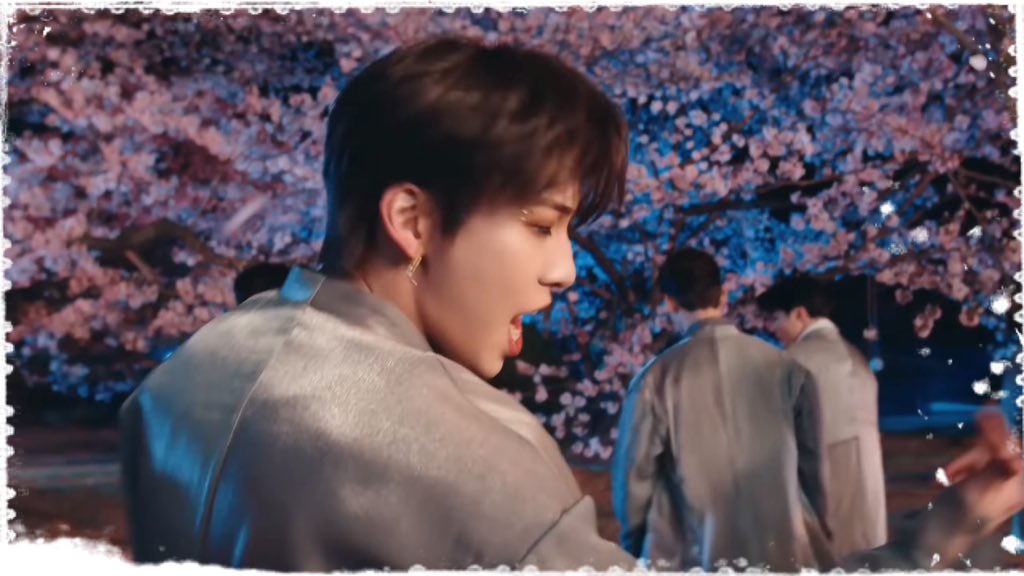 hiro on Twitter: "JO1×姫路城🏯🌸 すごく良かった(*´˘`*)💙 #JJJJO1 #JO1 #川尻蓮 #KAWASHIRIREN オルアワも最高 https://t.co ...