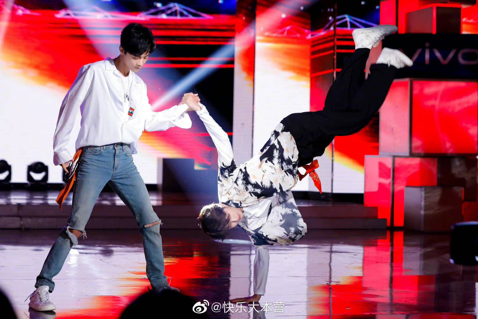 ฺ hana ฺ on Twitter: "20190709 Wang Yibo and Xiao Zhan recording Happy Camp https://t.co ...