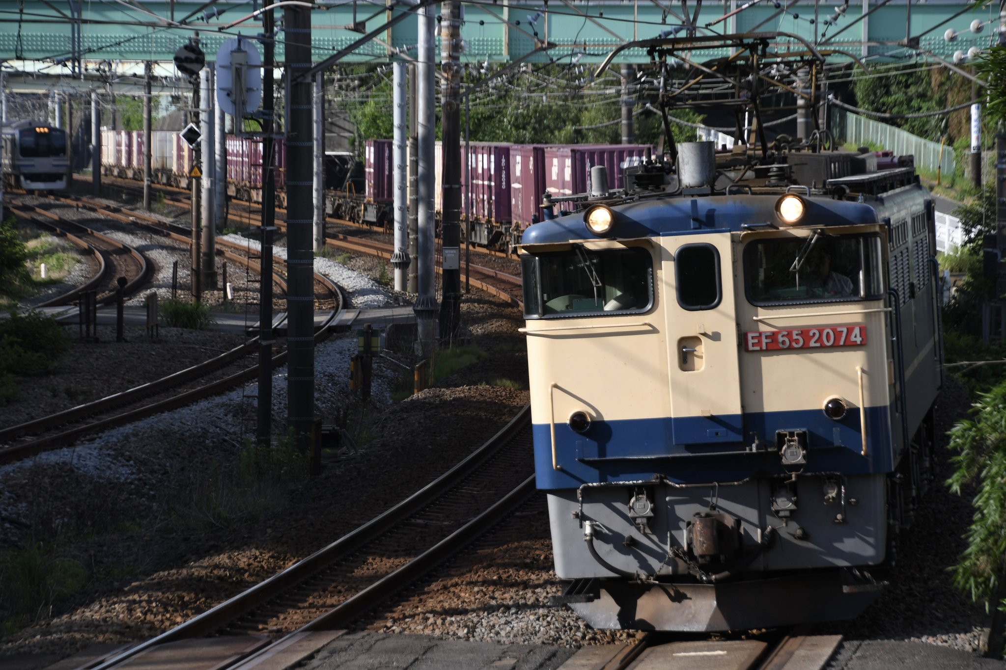 hama on Twitter: "7/9 5086レ EF65-2074+コキ https://t.co/5UbJbYuEY2" / Twitter