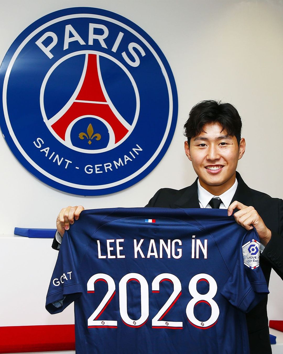 Ligue 1 English on Twitter: "The first South Korean in PSG history: Lee Kang-In 🇰🇷🔵🔴 https://t ...