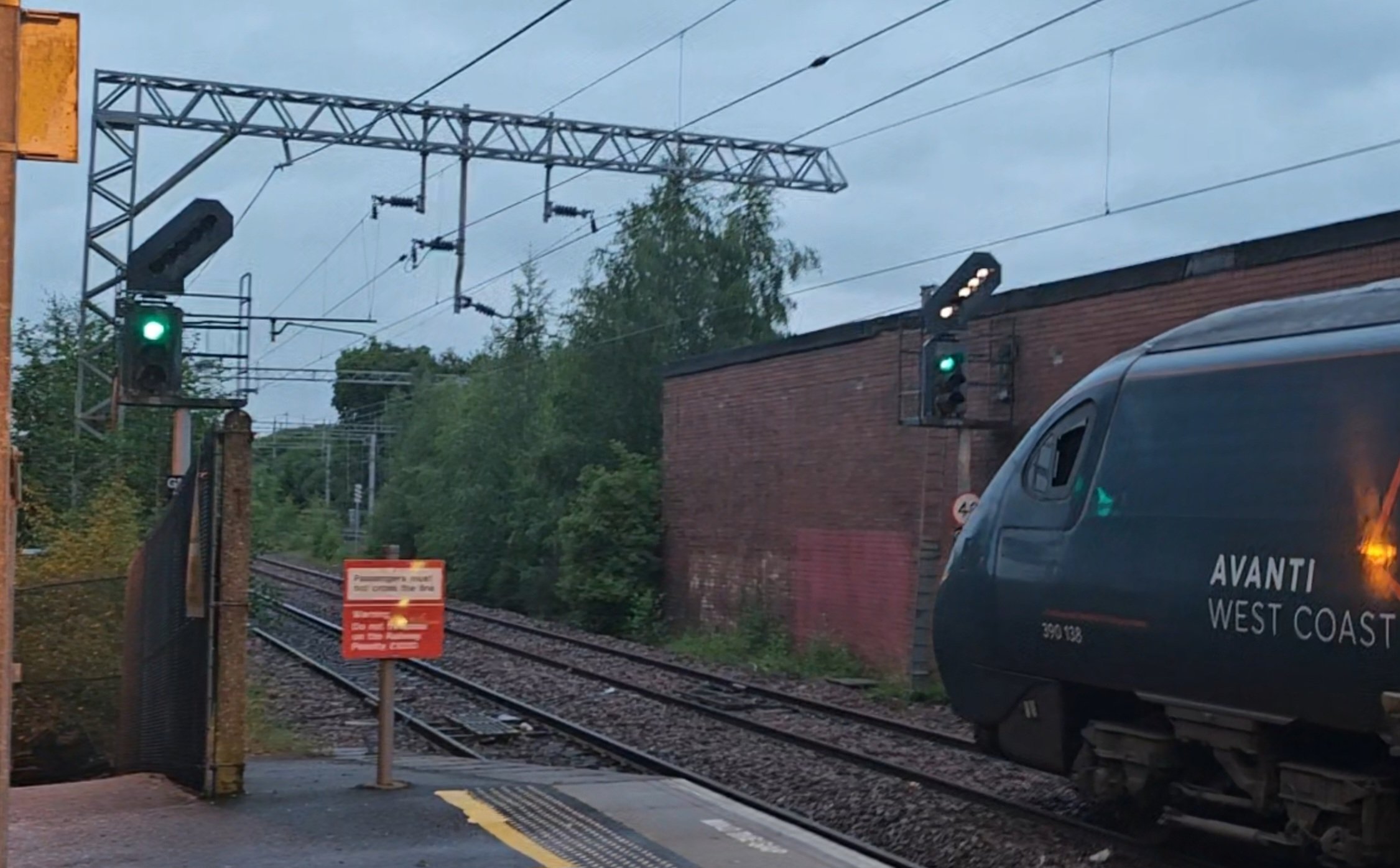 Peter King on Twitter: "Issues up ahead meant we had a rare visitor to Newton station tonight ...