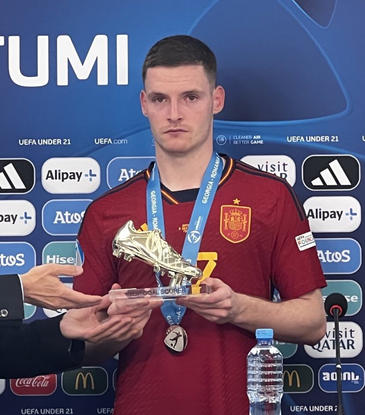 EPL World on Twitter: "مواهب مانشستر سيتي مع منتخب إنجلترا اليوم: • هداف البطولة: سيرجيو غوميز ...