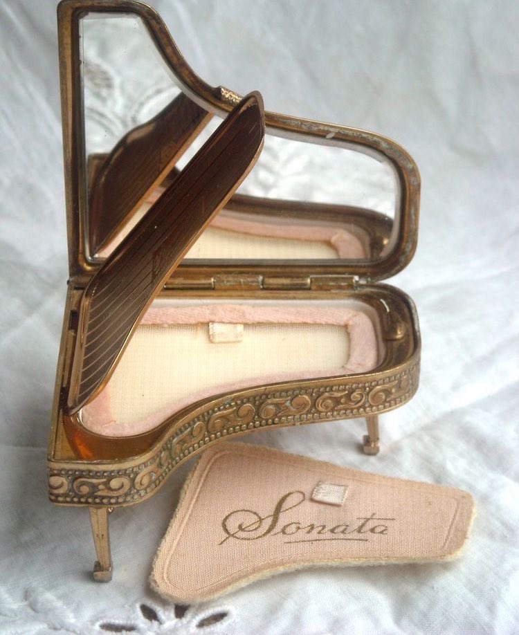 Vintage Makeup Packaging