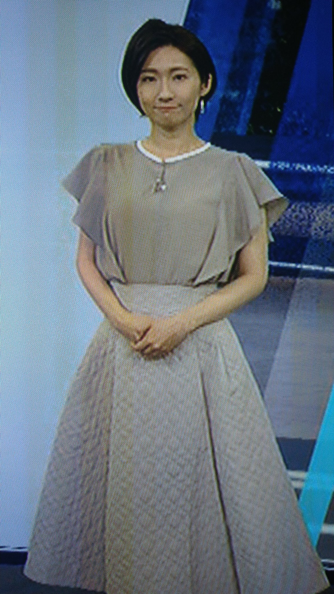 Akira on Twitter: "NHKニュース7 7月8日版 森下絵理香アナウンサー とても珍しいですよ! スカート着用の森下アナ ふわっと可愛らしい衣装まとめ方含めレアです しかし ...