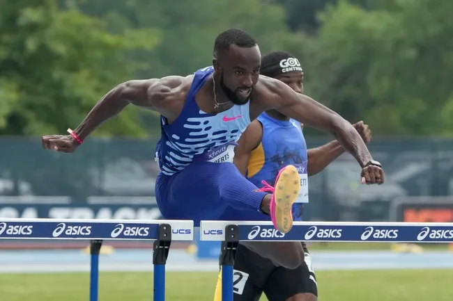 UK Track & Field on Twitter: "#UKTF alum Daniel Roberts takes the 3⃣rd heat of the men's 110H ...