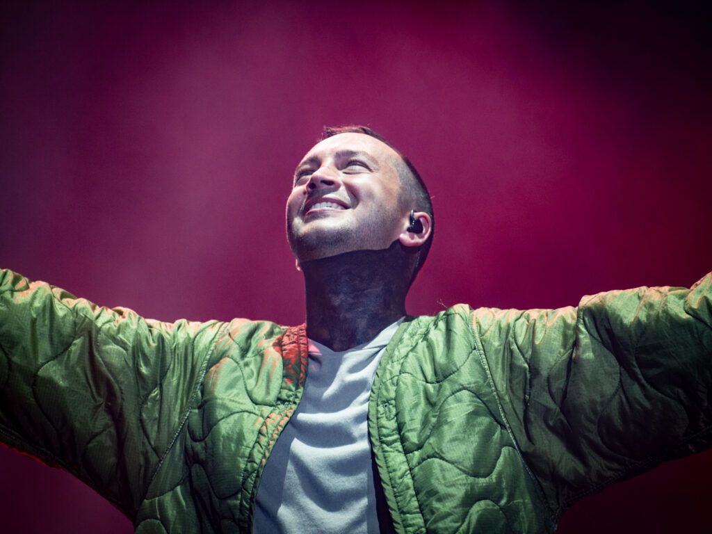 TinyMoon I-/ Defense Mechanism Mode on Twitter: "I send love to all my friends (and enemies too ...