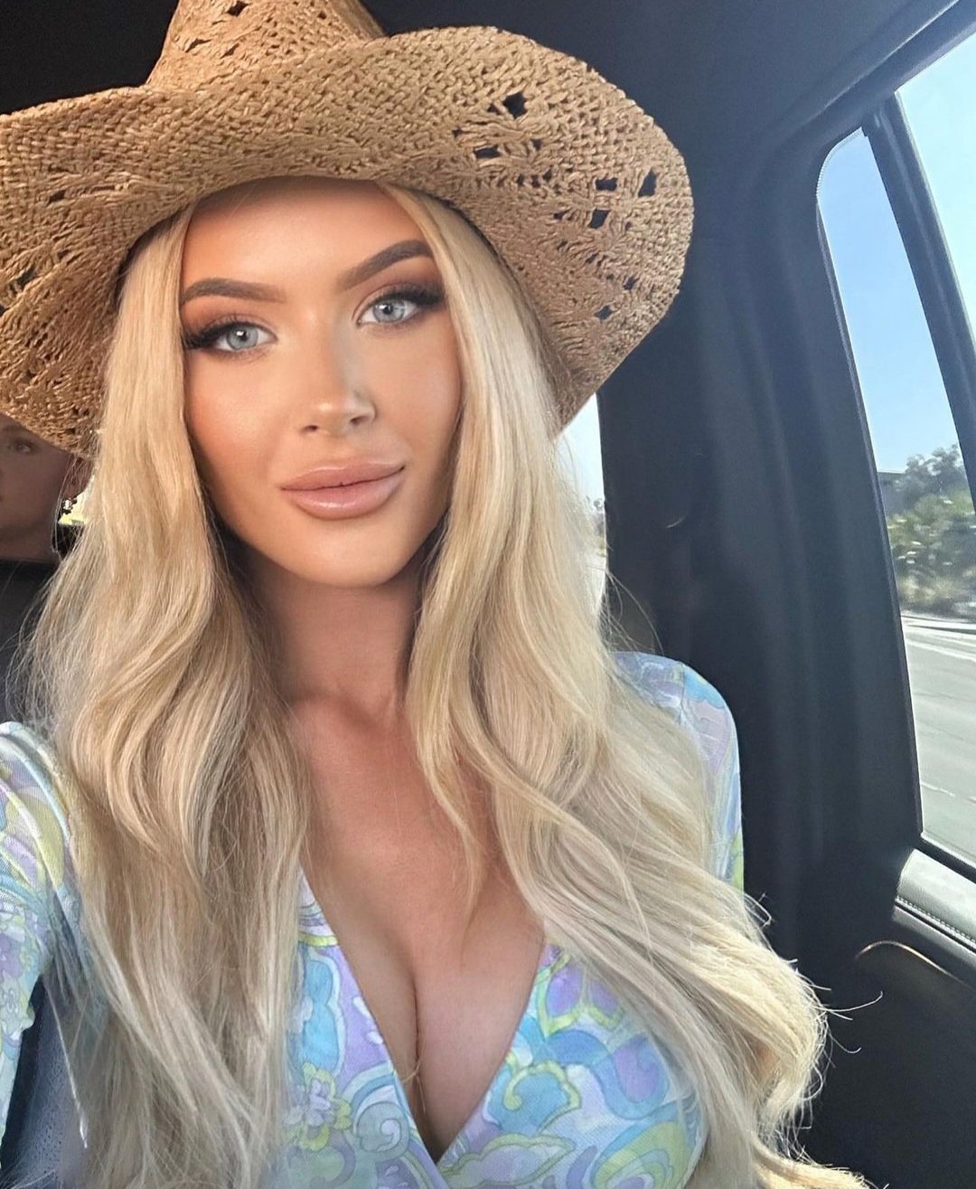 Izzy Lotte ☆~♡🏴󠁧󠁢󠁥󠁮󠁧󠁿🇮🇹 on Twitter: "Good morning... Happy Sunday... "Let's go racing " 🏁🥰 ...