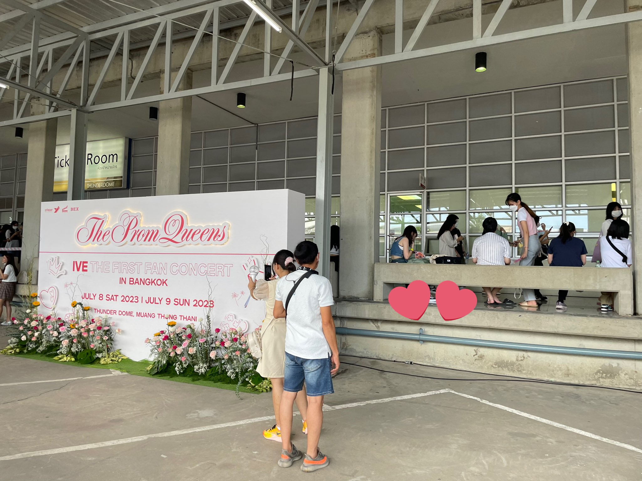 MAKE IT SLOW on Twitter: "If you want to get the slogans you can come here! I will be here from ...