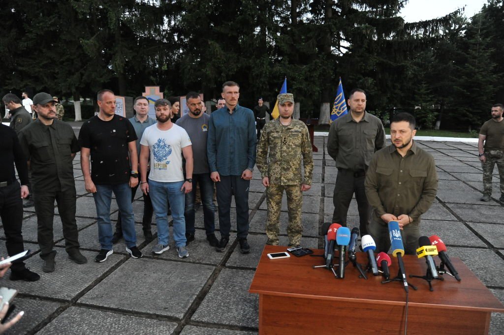 MilitaryLand.net on Twitter: "🗞️The five commanders, who led the defense of Mariupol and ...