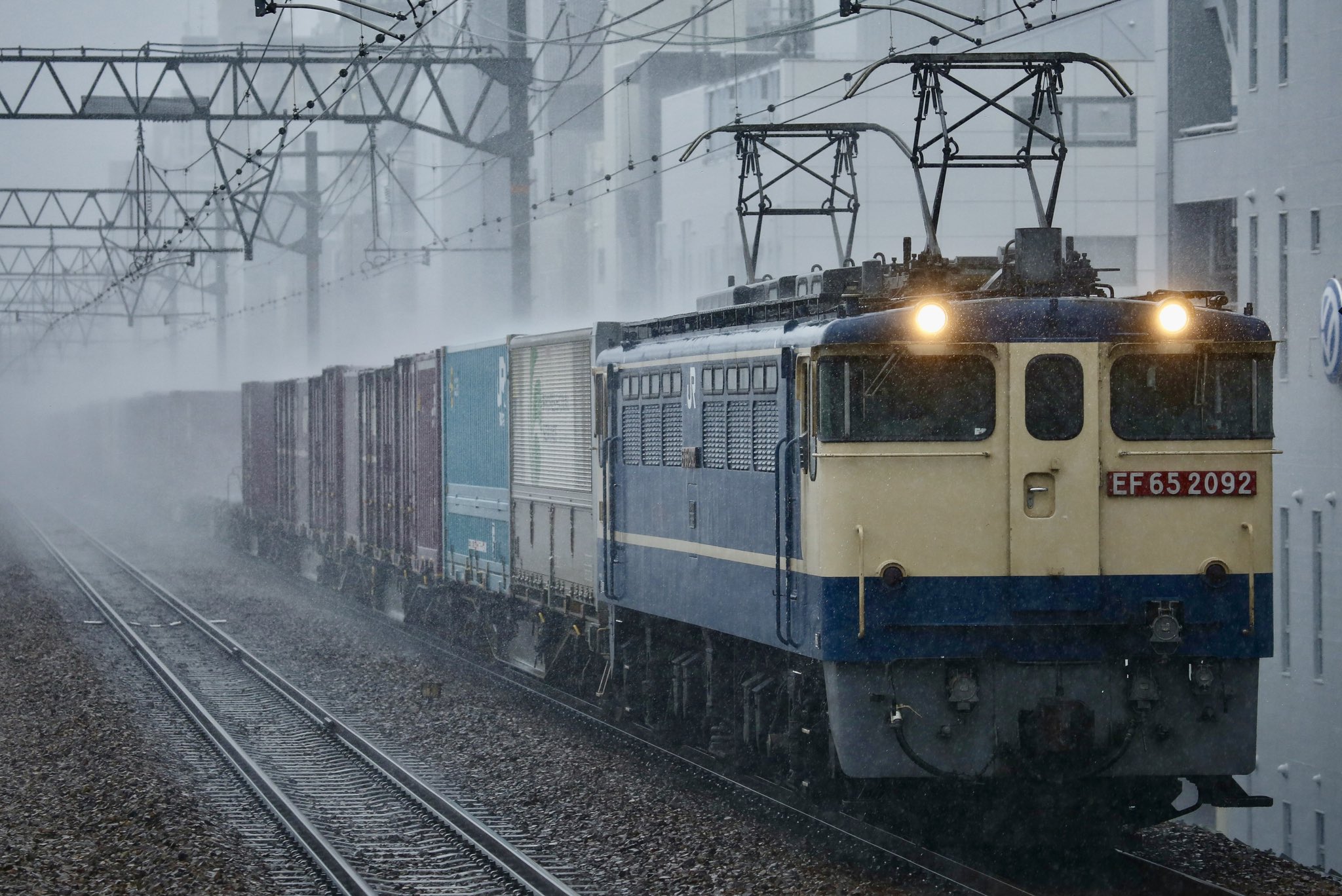 20歳のおじさん on Twitter: "2023/07/09 75レ EF65-2092＋コキ 土砂降りの中撮影されてた方々お疲れ様でした。 #EF65 #75レ https://t.co ...