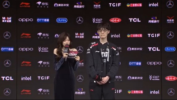 LPL Fanclub on Twitter: "FoFo at the post-game interview. Q: EDG qualified for the playoffs by ...